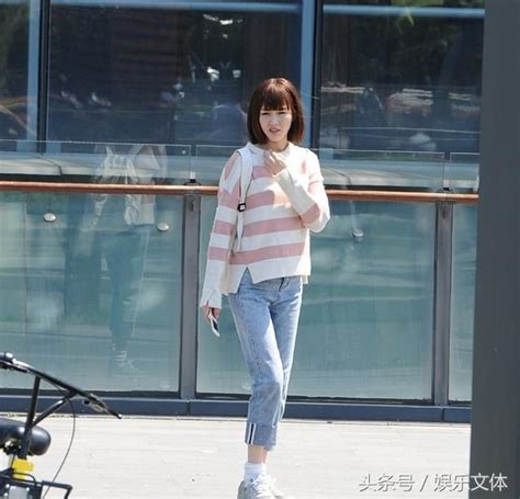 唐嫣以劇中趙默笙造型現身街頭 不料嫌棄的表情成為了亮點 每日頭條
