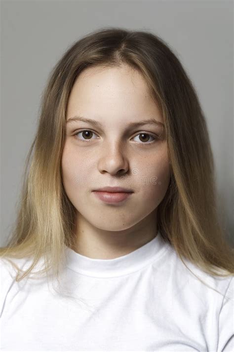 448 Photos De D Une Belle Fille De L Adolescence 16 Ans Photos De