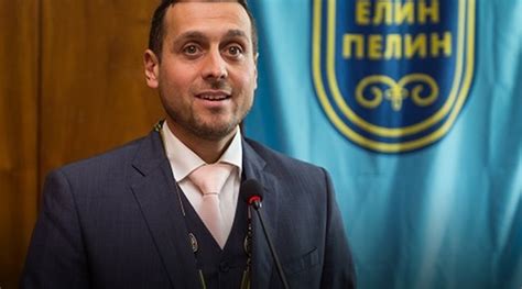 Кметът на Елин Пелин гони сирийско семейство със законен статут Не ги познавам но не ги щем