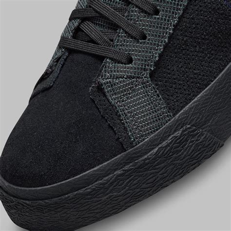 Nike Sb Blazer Mid Blacknavy Fd5113 400 Release Sneaker News