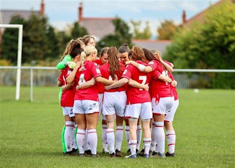 Wrexham Afc Women Stars Sign First Semi Pro Contracts
