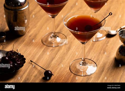 Manhattan Cocktail Alcoholic Bourbon Whiskey Rye Whiskey Sweet