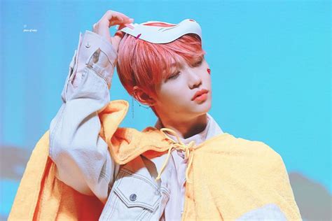 Pin De 리노 는 기여어 🍒 En 한국아이돌