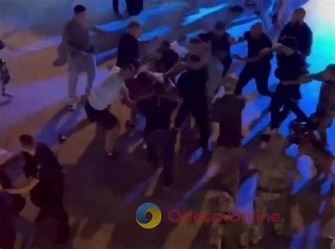 Масова бійка в Аркадії поліцейські затримали сімох учасників «битви
