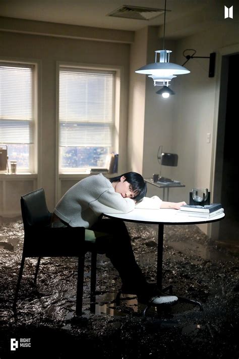 تصاویر منتشر شده از پشت صحنه Mv مثل یک دیوانه از جیمین توسط بیگ هیت