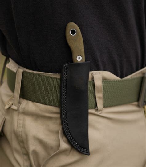 6 Unique Ways To Carry A Fixed Blade Knife
