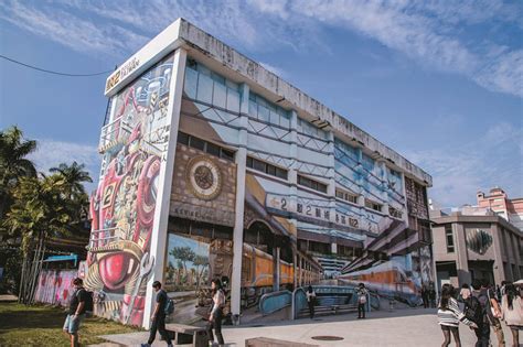 港都文史美學之旅 在新舊並存的高雄街巷，尋訪老宅聚落與藝文風情 微笑精選好文 微笑台灣 用深度旅遊體驗鄉鎮魅力