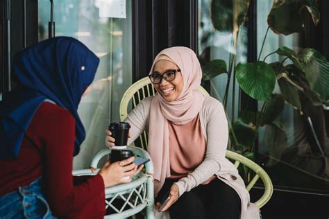 Hukum Dan Adab Berteman DDHK News