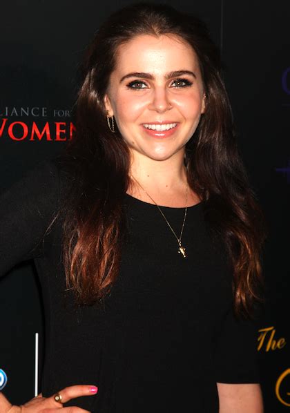 Mae Whitman Independence Day