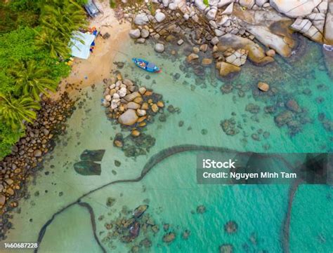 바위 보트 및 바다 배경 Kien Giang 지방 베트남에 대한 스톡 사진 및 기타 이미지 베트남 공중 뷰 푸쿽 섬
