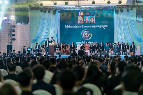 អ្នកឧកញ៉ា ឡេង ណាវ៉ាត្រា រៀបចំកម្មវិធីជួបជុំអាហារសាមគ្គី