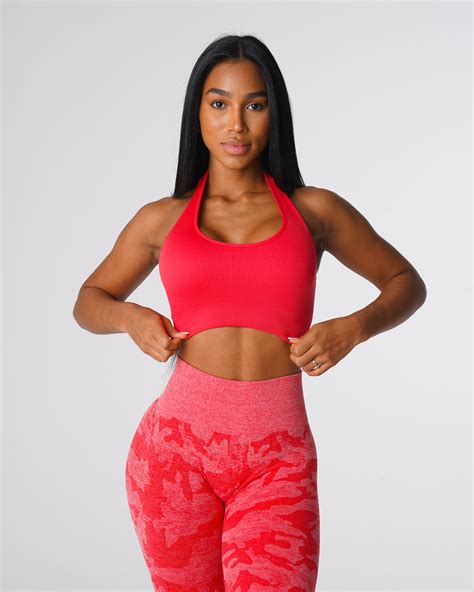 Nvgtn Limitless Ribbed Seamless Halter Bra Candy Apple