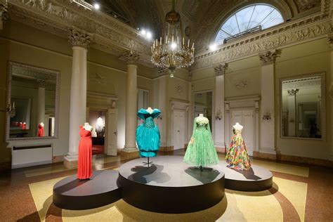 A Palazzo Pitti Dopo 3 Anni Riapre Il Museo Della Moda E Schmidt Si