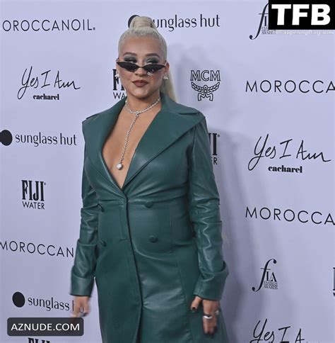 Christina Aguilera Sexy Seen Flaunting Her Hot Breasts At The Daily