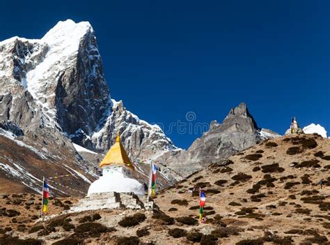 Himalayan Mountains Cholatse And Tabuche Peak On A Sunny Day Ne Stock