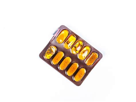 Medicina médica en pastillas sobre un fondo blanco Foto Premium