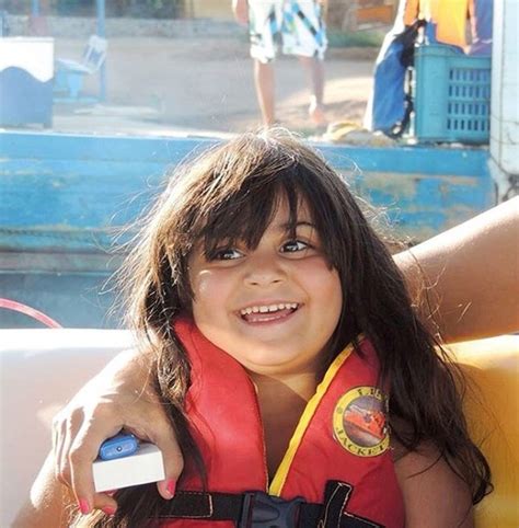 ثريد مأساة بورسعيد الطفلة زينة ذات الخمسة سنوات اذا مشغول فضلها وارجع