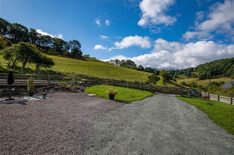Meifod Town And Country
