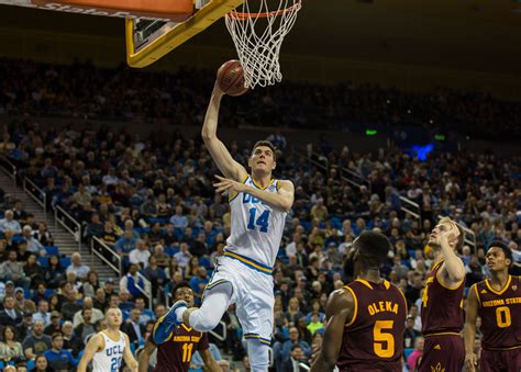 Ucla Mens Basketball Leads Arizona State 54 39 At Halftime Daily Bruin