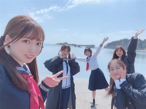 227 月城咲舞 On Twitter こんばんちゃ ジャンプしてる画像をよく見てください、 私の影が 宮瀬の ｢m｣！愛！ 海が綺麗で