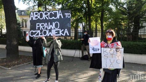 Полякините пренесоха протеста за абортите в църквите Информационна агенция ПИК