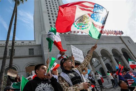 Fewer Diners Tense Restaurant Workers Amid Immigration Crackdown Los