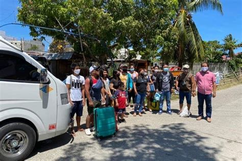 19 Manggagawa Nakauwi Na Matapos Ma Stranded Sa Boracay ABS CBN News