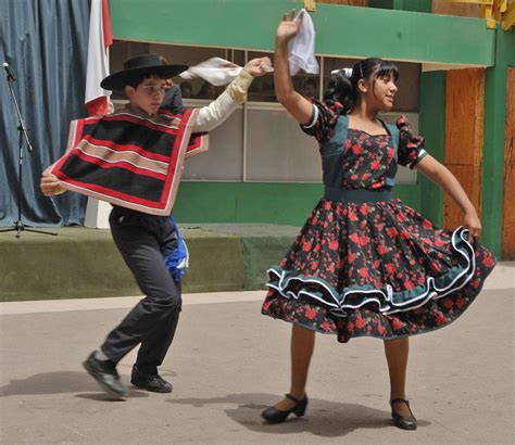 Chilenos Cueca Chilean Traditional Costumes Chilean Clothing