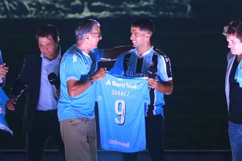 Former Manchester United Man Fabio Da Silva Links Up With Ex Liverpool