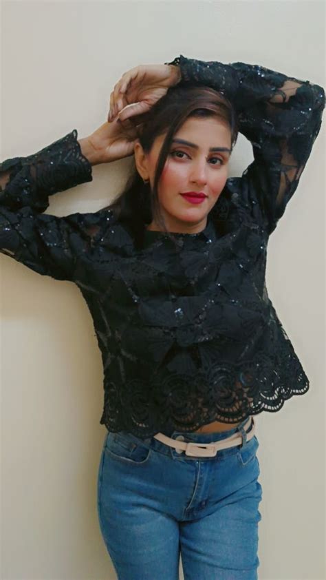 Haniaa Slim Beauty Pakistani Escort In Dubai