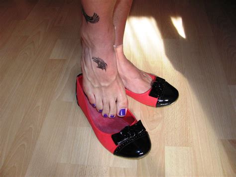 Classy Red Ballet Flats Shoeplay 2012 10 13 Isabelle Sandrine