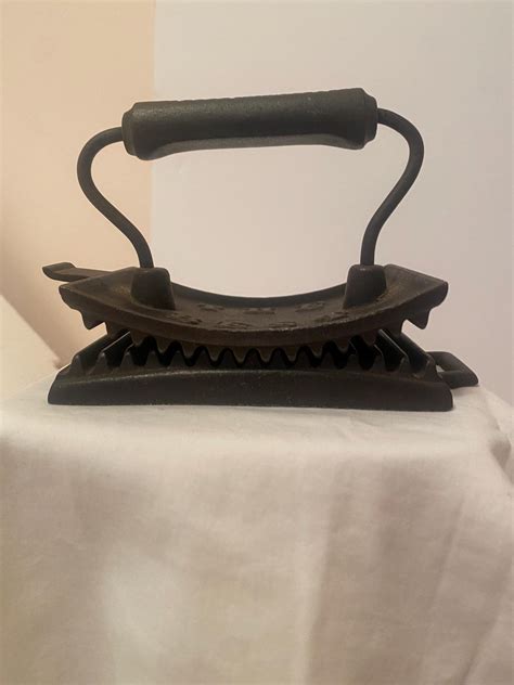 Sale Antique Cast Iron Fluter Made By The H Foote Company In Syracuse