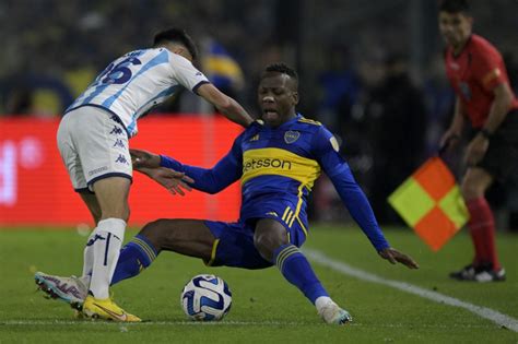 Luis Advíncula Fue Suplente En La Victoria De Boca Ante Racing La Razón