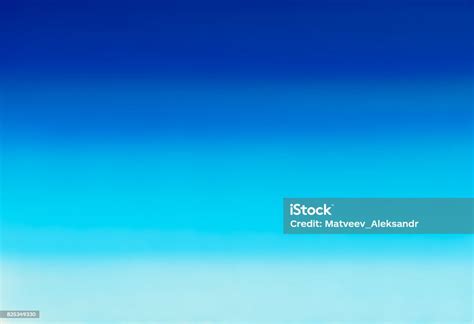 해양 또는 해군 블루 수채화 그라데이션 채우기 배경입니다 수채화 얼룩 개요 그린 모호한 부드러운 텍스처와 함께 서식 파일입니다