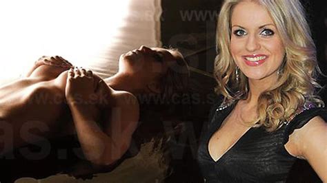 Gabriela Gunčíková To Rozbalila V Novom Klipe Nahá