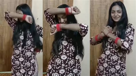 मैं तो लाज के मारे हो गई पानी पानी कभी गाना गाया तो कभी की एक्टिंग इस गाने पर Monalisa ने