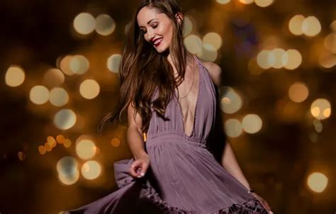 Download Wallpaper Face Smile Background Model Dress Section Girls