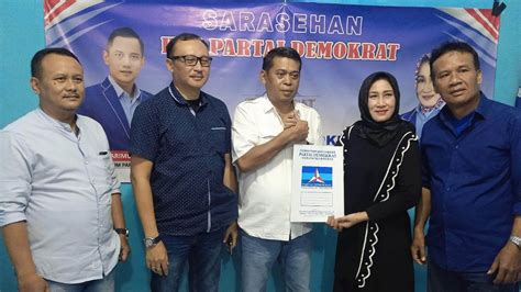 Asrofi Datang Ke Kantor DPC Demokrat Brebes Ambil Formulir Pendaftaran