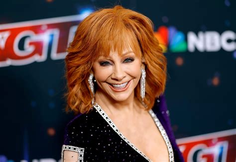 Reba Mcentire Wore A Wig For 5 Months To Hide Her 1996 Haircut Us Weekly