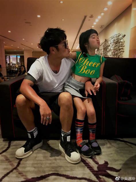 曹格7歲女兒太驚艷，穿辣妹裝露小蠻腰大長腿，和以前判若兩人 每日頭條