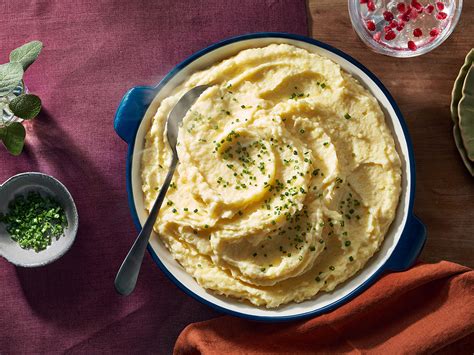 Sour Cream And Chive Mashed Potatoes Swanson® Recipes