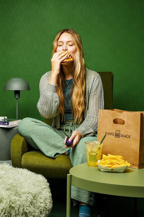 Food Drinks — Davide Luciano в 2025 г Еда Женщина Дизайн