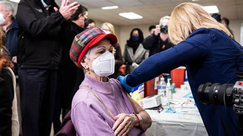 More In Us Embrace Covid Vaccines Pew Poll Shows The New York Times
