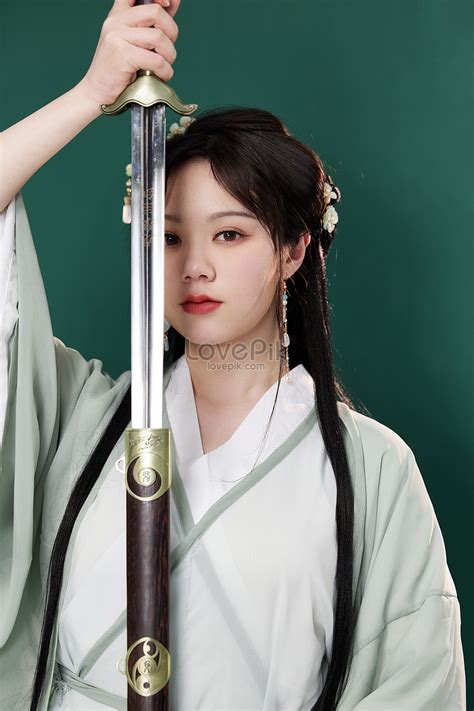 สไตล์จีน Hanfu สาวสวยรำดาบ Image ดาวน์โหลดรูปภาพ รหัส 502380492 ขนาด 25 2 Mb รูปแบบรูปภาพ 