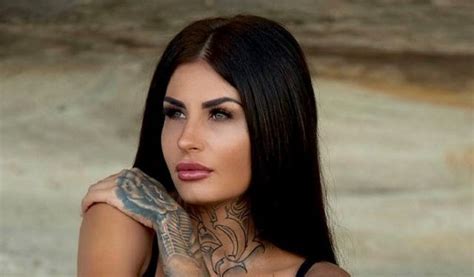 Tattooed Girls 20 Pics
