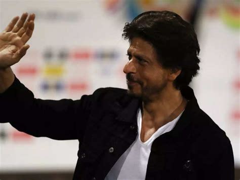 In Run Up To Pathaan Release Shah Rukh Khan Offers Prayers At