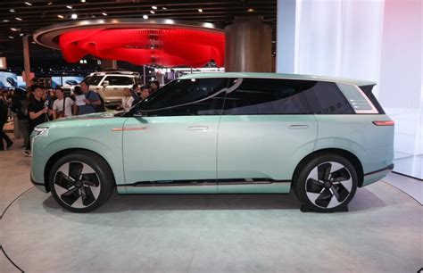Hongqi Hs9 Phev Pre Production Model Unveiled At Randd Facility