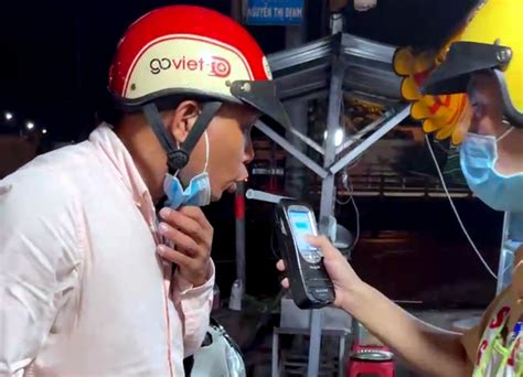 Công an TP Hồ Chí Minh thông tin vụ việc người vi phạm nồng độ cồn tấn công CSGT baotintuc vn