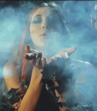 Beautiful Poison Ivy Smoke Aura 