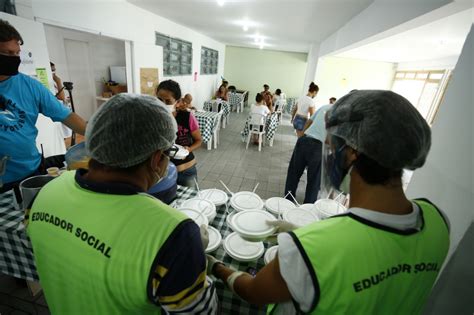 Passarela Da Cidadania Presta Atendimento A Pessoas Em Situação De Rua